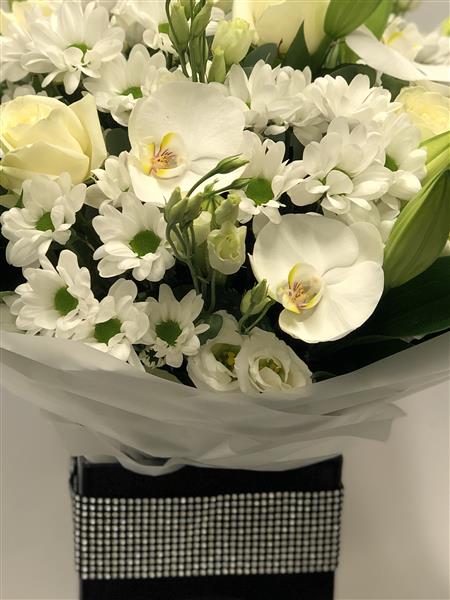 Raffles Bouquet debbie western flowers